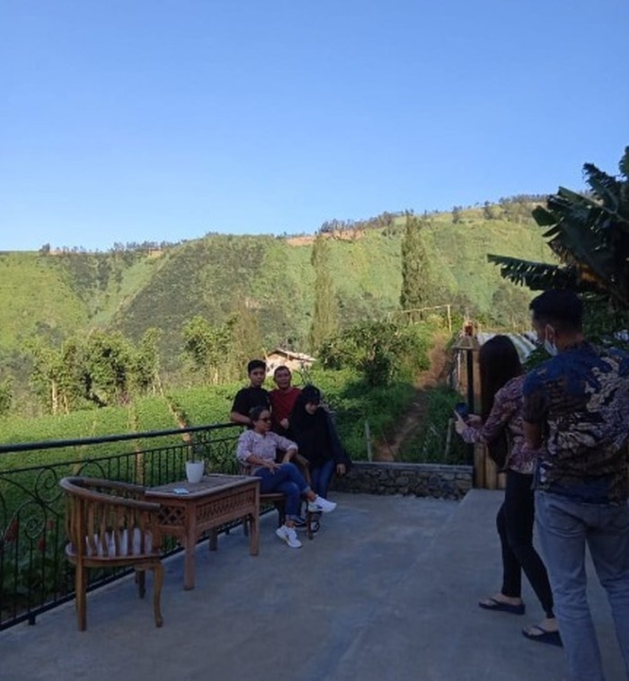 10 Kafe di Sekitar Gunung Bromo yang Punya Pemandangan Indah