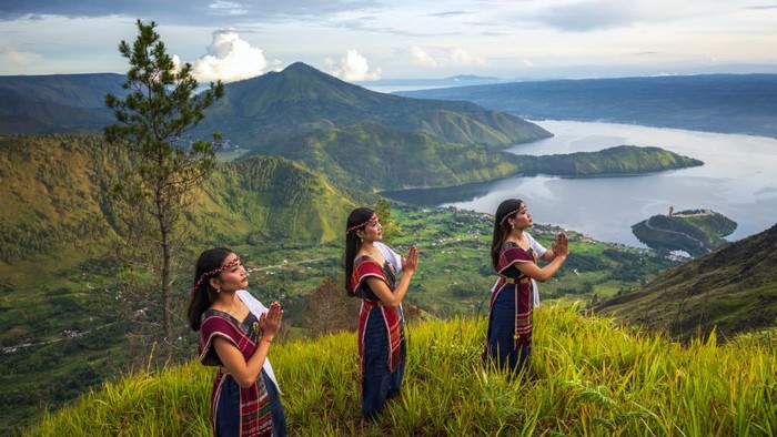 Keindahan Togaraja yang Berpanorama 'Wajah Danau Toba'