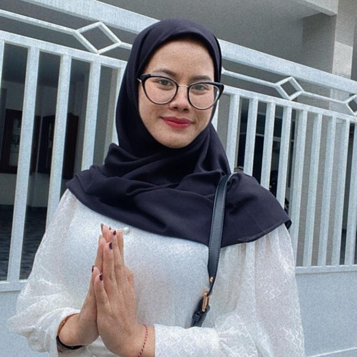 5 Potret Gaya Siskaeee Berhijab, Bikin Pangling