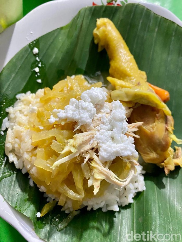 Gurih Mlekoh! Nasi Liwet Yu Sani yang Jadi Favorit di Solo