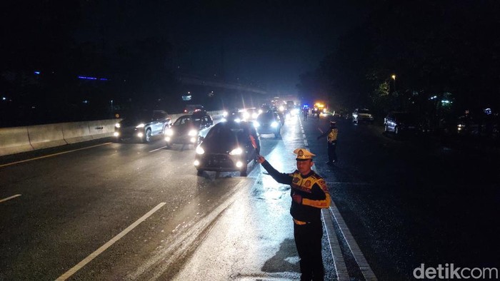 Arus Balik, Tol Purbaleunyi Arah Jakarta Padat Merayap