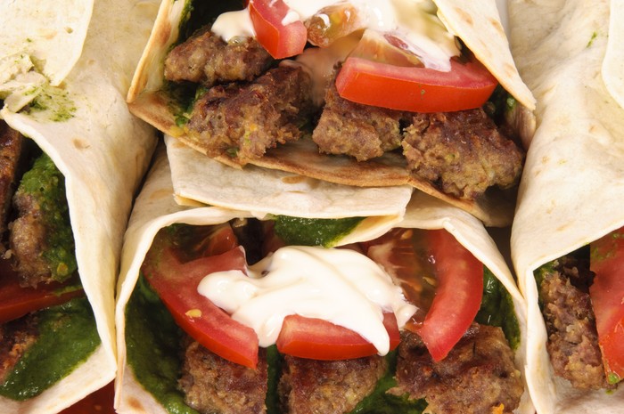 Gurih Juicy! 20 Kebab Kaki Lima Rp 15 Ribuan Ada di Sini!