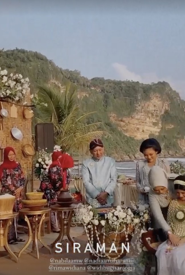 Foto Pernikahan Tri Suaka dan Nabila Maharani, Akad di Pinggir Tebing