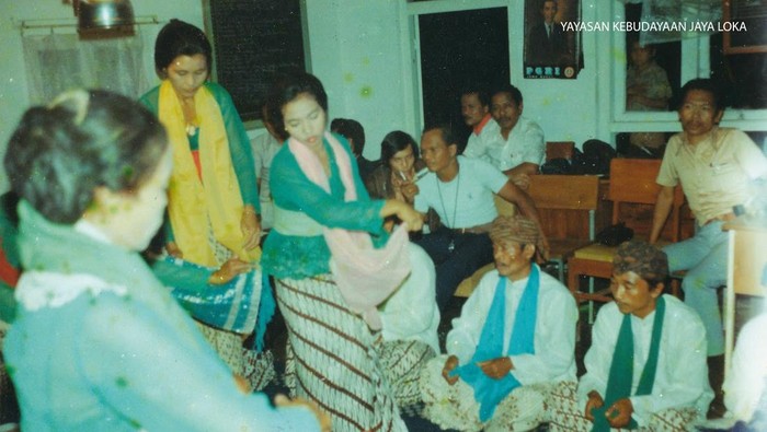 Asal-usul Penamaan Tari Sampiung Asal Jawa Barat Asal-usul Penamaan Tari Sampiung Asal Jawa Barat
