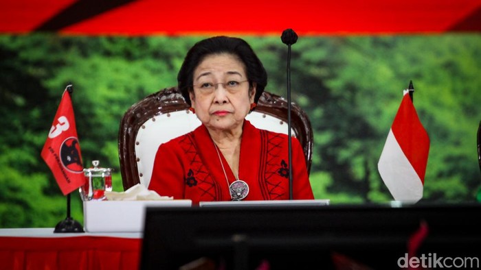 Megawati Geram Lihat Bule Nakal di Bali: Kalau Saya Depan Dia, Saya Tabok! Megawati Geram Lihat Bule Nakal di Bali: Kalau Saya Depan Dia, Saya Tabok!