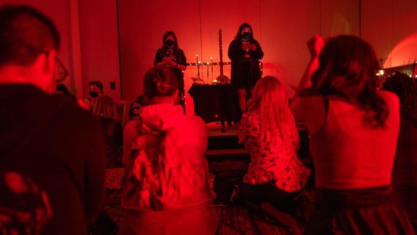 Mengintip Pertemuan Terbesar Kelompok Pemuja Setan di AS