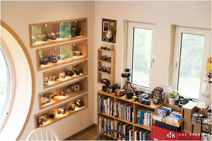 Di sini Bisa Ngopi Sore di Dalam Miniatur Kamera Besar yang Unik dan Keren