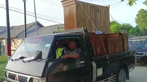Bak Sultan! Viral Seserahan Mewah Pengantin di Tuban, Mulai Sapi hingga ... Bak Sultan! Viral Seserahan Mewah Pengantin di Tuban, Mulai Sapi hingga ...
