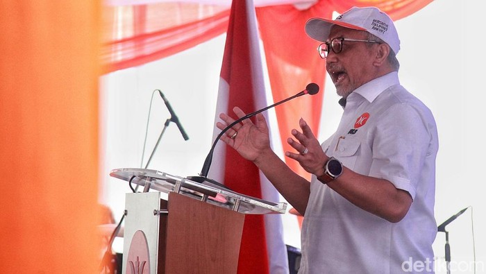 Momen Anies Baswedan Hadiri Peringatan Hari Buruh di DPP PKS Momen Anies Baswedan Hadiri Peringatan Hari Buruh di DPP PKS