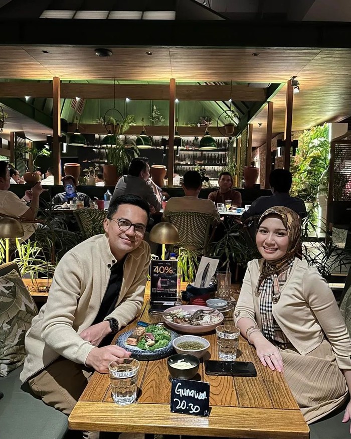 Sahrul Gunawan Menikah dengan Dine Mutiara, Ini Momen Kuliner Romantisnya!