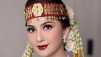 Mengenal Sortali Batak yang Dipakai Jessica Mila saat Pesta Adat Pernikahan