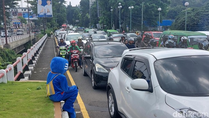 Akhir Pekan, Lalin di Bogor Macet Sejumlah Titik Imbas Penutupan Jl Otista Akhir Pekan, Lalin di Bogor Macet Sejumlah Titik Imbas Penutupan Jl Otista