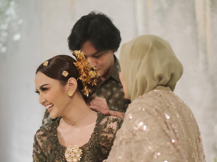 7 Momen Bahagia Lamaran Rizky Febian dan Mahalini