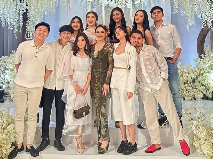 7 Momen Bahagia Lamaran Rizky Febian dan Mahalini