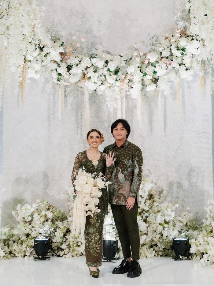 7 Momen Bahagia Lamaran Rizky Febian dan Mahalini