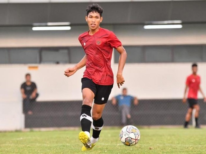 PSIS Semarang Boyong Pemain Muda Tri Setiawan Perkuat Lini Tengah PSIS Semarang Boyong Pemain Muda Tri Setiawan Perkuat Lini Tengah