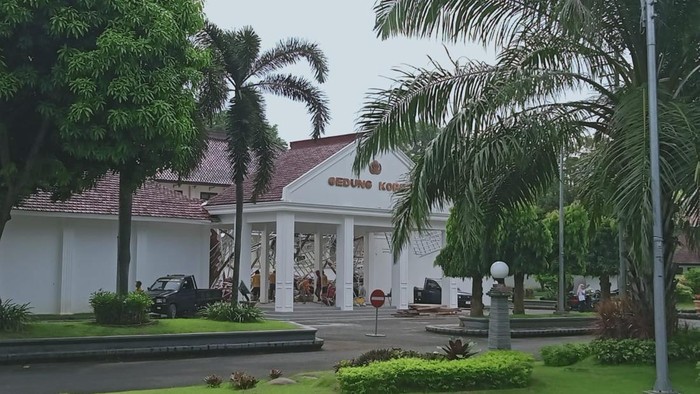 Atap dan Dinding Gedung Korpri Ambruk, DPRD Tuban Desak Penyebabnya ... Atap dan Dinding Gedung Korpri Ambruk, DPRD Tuban Desak Penyebabnya ...