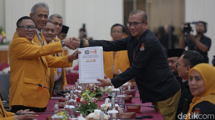 Momen Partai Hanura Daftarkan Caleg Dpr 2024 Ke Kpu