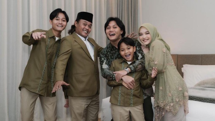 Pesan Sule Kepada Anak-anaknya Untuk Sayangi Bintang dan Adzam Pesan Sule Kepada Anak-anaknya Untuk Sayangi Bintang dan Adzam