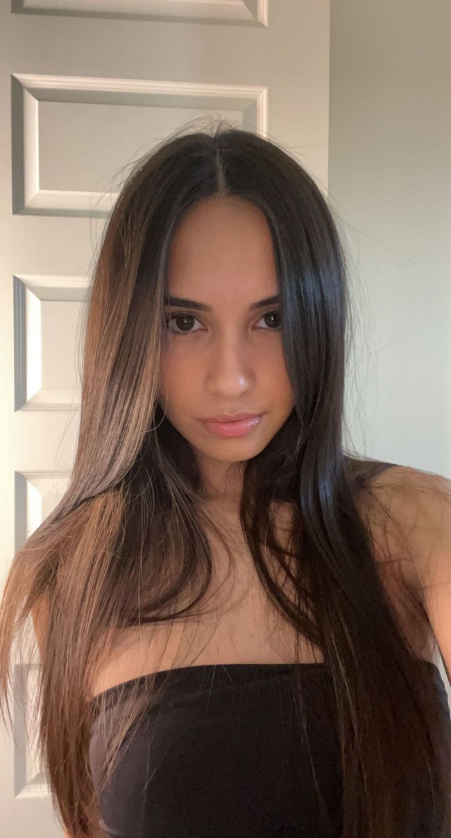 Foto Model yang Kloning Diri Sendiri Pakai AI untuk Dibagikan ke Seribu Pacar