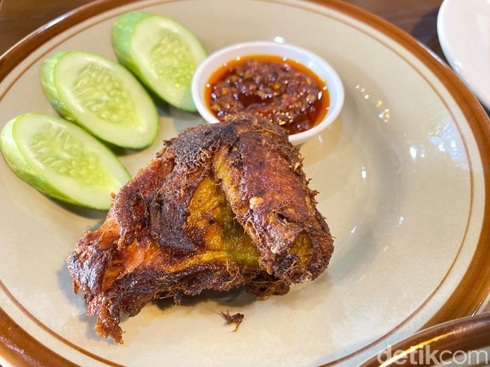 Gurih Hangat! Soto Betawi Kuah Susu Paling Legendaris di Pinangsia