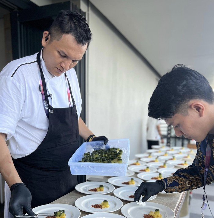 10 Potret Chef Arnold dan Tim Siapkan Jamuan KTT Asean