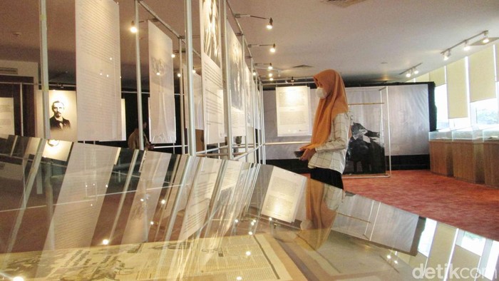 Mengintip Pameran Fotografi Snouck Hurgronje di Perpusnas