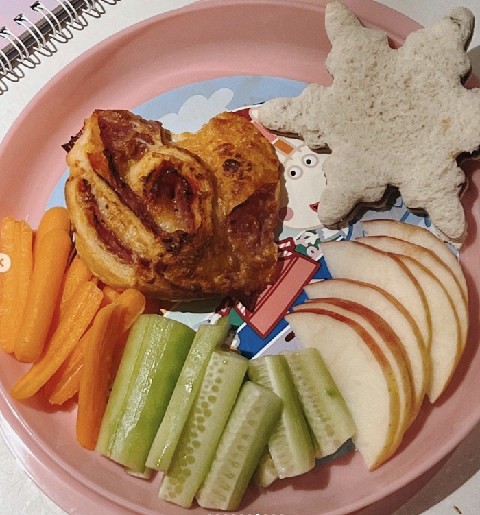 Gigi Hadid Bahagia Bisa Siapkan Makanan Anak, Intip Kreasinya!