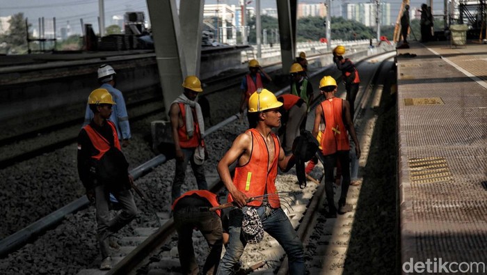 Melihat Progres Pembangunan Stasiun KCJB Halim