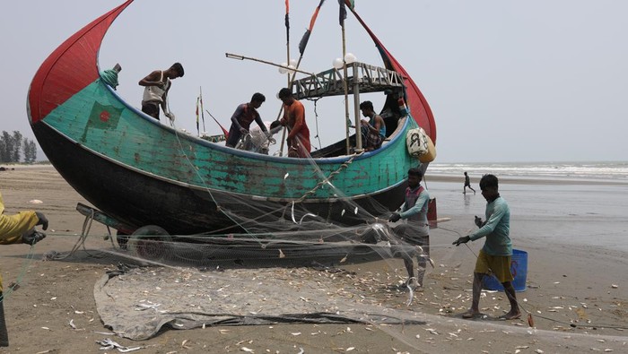 Nelayan di Bangladesh Puasa Melaut Imbas Topan di Myanmar