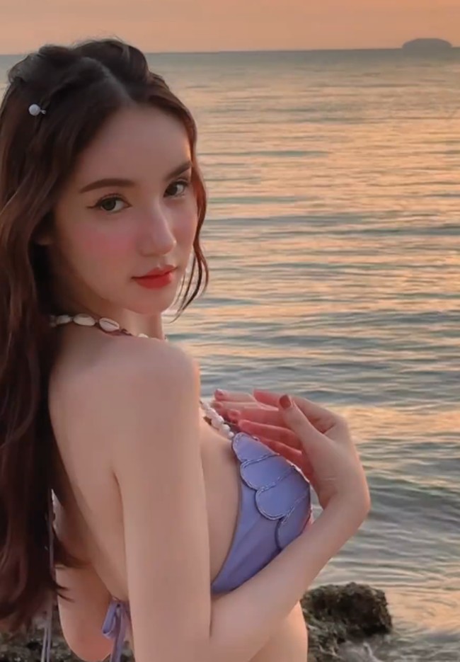 9 Gaya Transgender Thailand Berbikini, Dulu Pria Tulen Kini Bertubuh Seksi