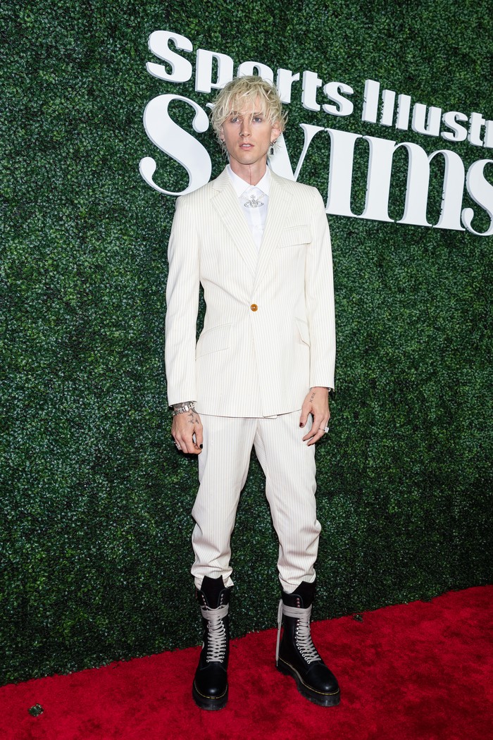 Megan Fox dan MGK Balikan, Tapi Kok Nggak Pose Bersama?