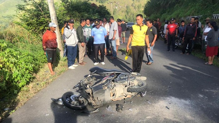 Pelajar Tewas Terjatuh ke Jurang Usai Tabrak Pikap Parkir di Samosir Pelajar Tewas Terjatuh ke Jurang Usai Tabrak Pikap Parkir di Samosir