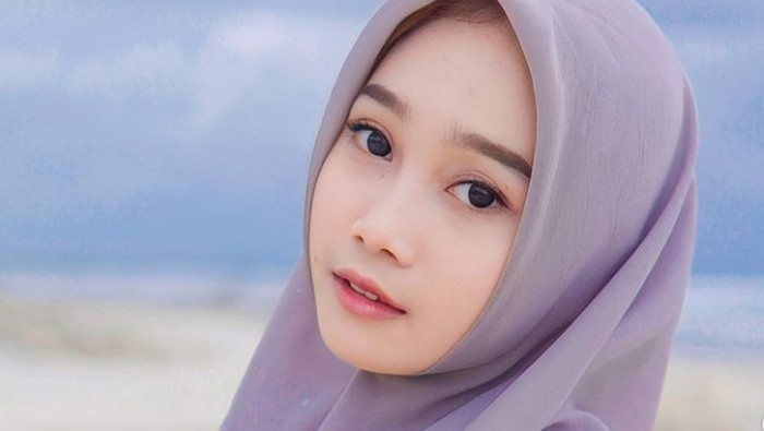 Potret Amel Amelia yang Kembali Viralkan Lagu Welas Hang Ring Kene