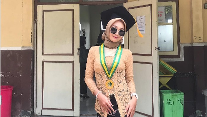 Potret Amel Amelia yang Kembali Viralkan Lagu Welas Hang Ring Kene