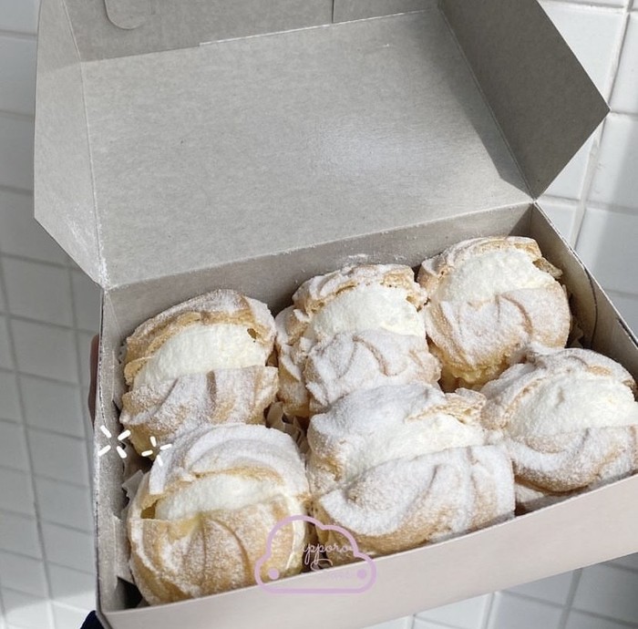 20 Kue Soes yang Isiannya Creamy Lumer Ada di Sini!