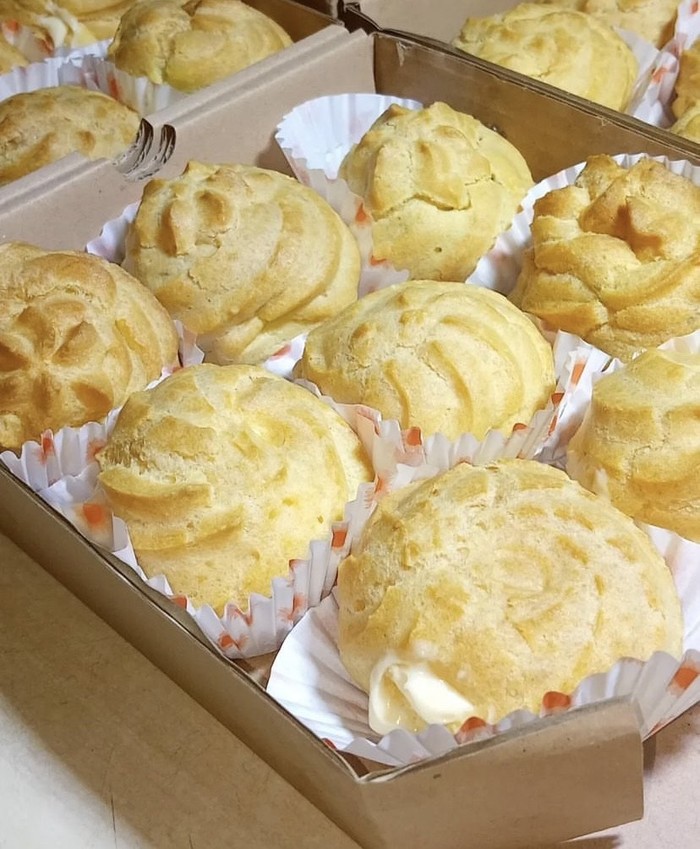 20 Kue Soes yang Isiannya Creamy Lumer Ada di Sini!