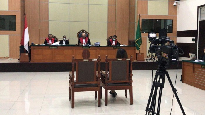 Hakim Juga Tolak Eksepsi Fatia Maulidiyanti Di Kasus Lord Luhut