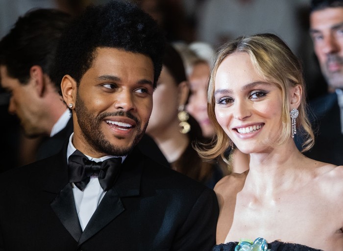 5 Pose Lily-Rose Depp dan The Weeknd Jadi Sorotan