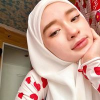 Inara Rusli Hapus Makeup, Wajah Natural Bikin Pangling