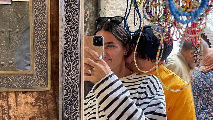 Foto Marc Marquez dan Pacar Barunya yang Lagi Bucin Banget