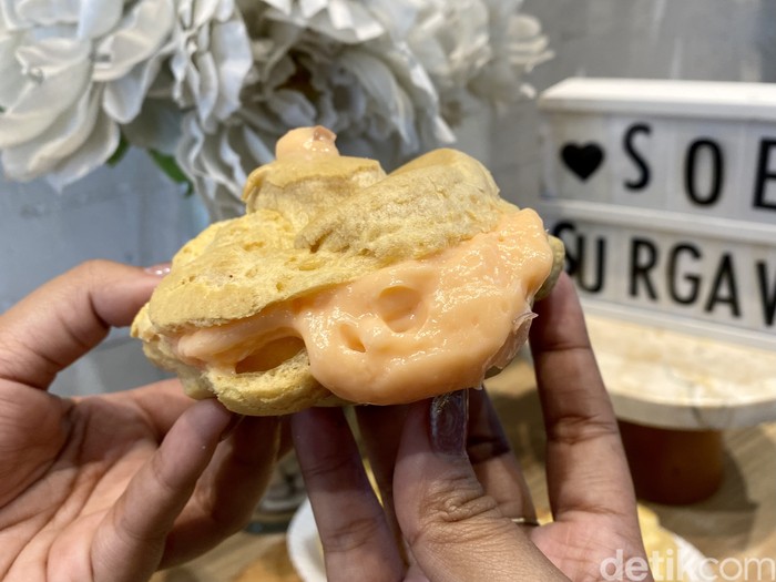 Lumer Creamy Soes Surgawi yang Berukuran Jumbo