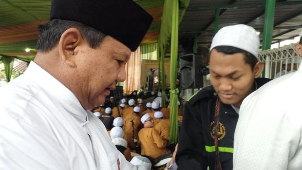 Prabowo Hadiri Haul Ke-10 Habib Munzir di Rawajati Jaksel Prabowo Hadiri Haul Ke-10 Habib Munzir di Rawajati Jaksel