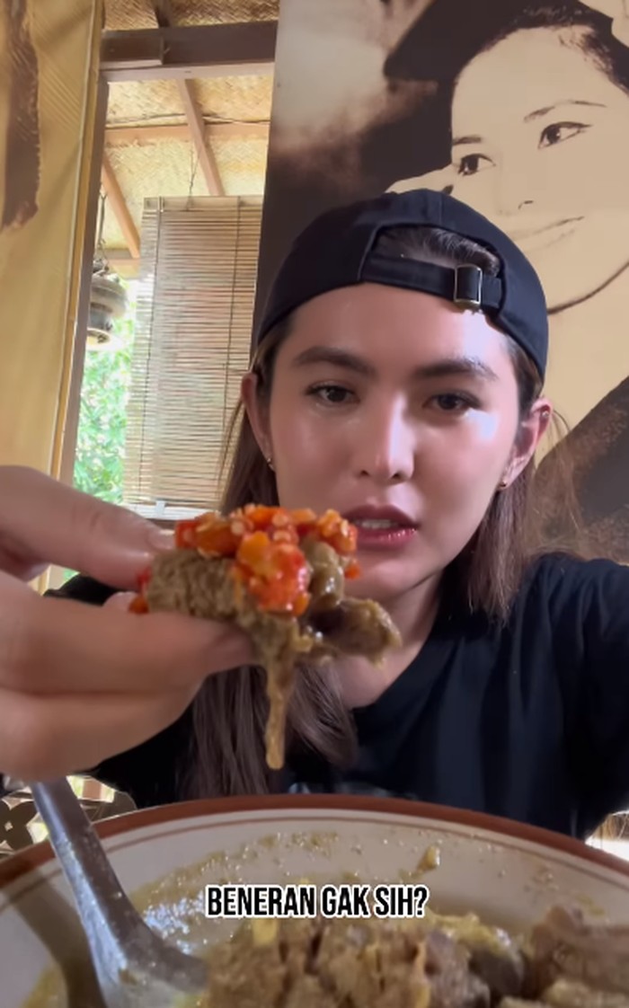 Angela Lee Doyan Kulineran, Ini Momennya Saat Makan Mie hingga Sate Babi