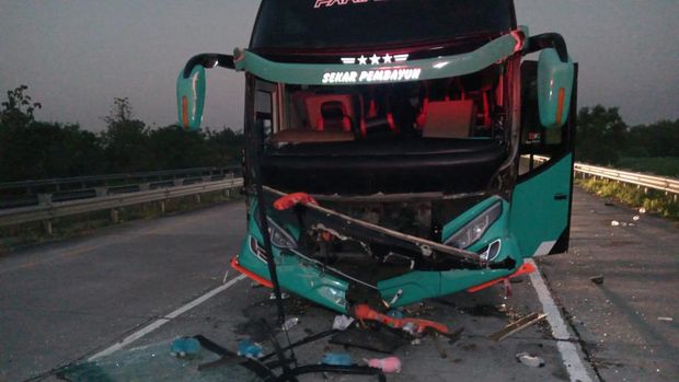 Kecelakaan Bus Peziarah Asal Jogja: Penyebab hingga Identitas Korban Luka Kecelakaan Bus Peziarah Asal Jogja: Penyebab hingga Identitas Korban Luka