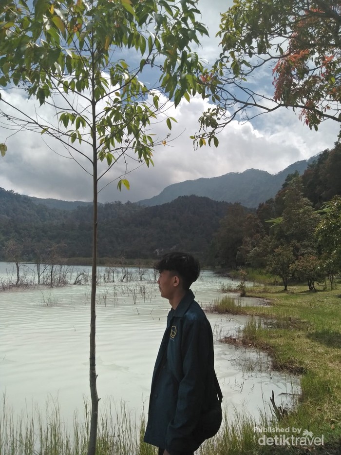 Kecantikan Talaga Bodas, Si Putih Primadona Gunung Galunggung