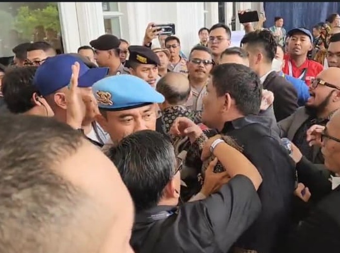 Sempat Ricuh, DPN Nyatakan Muscab Peradi Jaksel Tidak Sah Sempat Ricuh, DPN Nyatakan Muscab Peradi Jaksel Tidak Sah