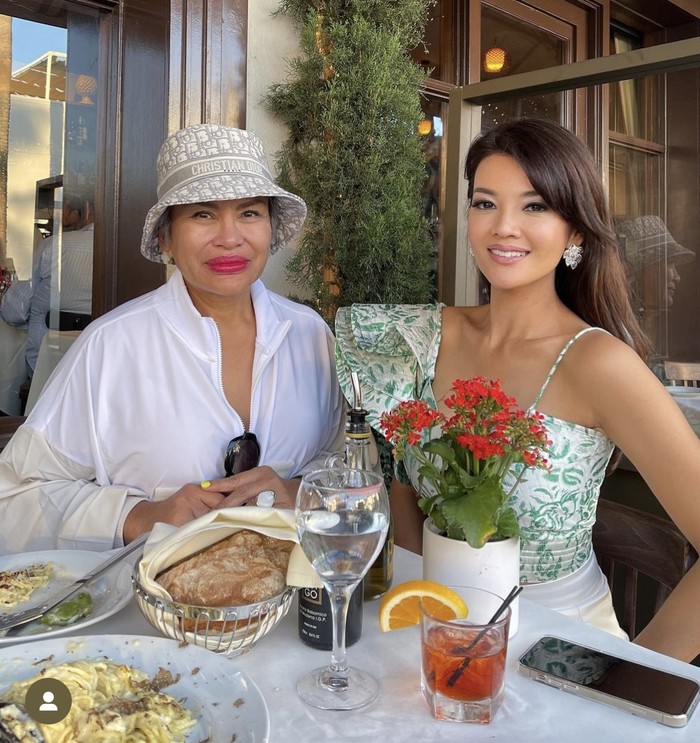 Farah Quinn Pamer Suami, Ini Momen Keduanya Makan Mewah