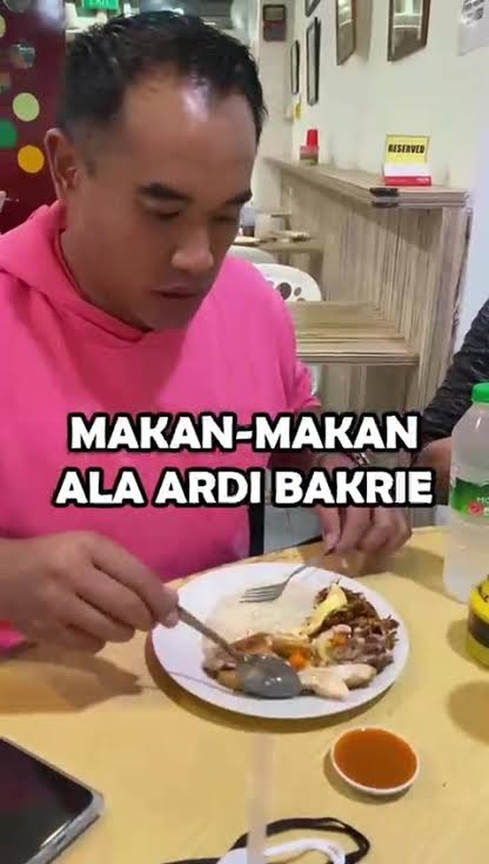 Suami Idaman! Potret Ardi Bakrie Kulineran Bareng Nia Ramadhani dan Anak-anak