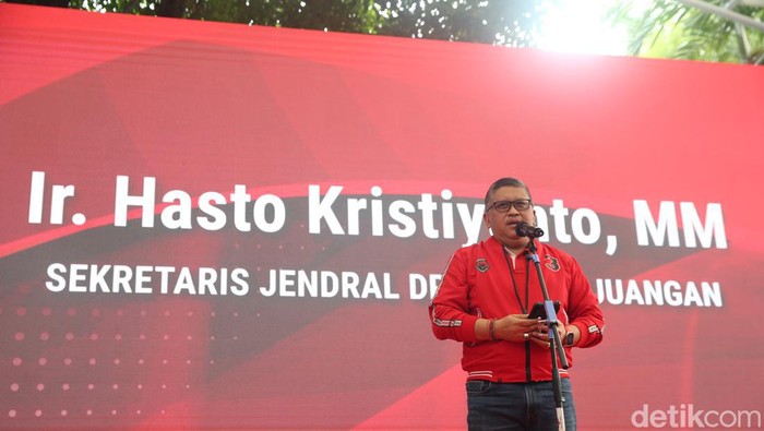 Ganjar Resmikan Rumah Aspirasi Relawan Ganjar Resmikan Rumah Aspirasi Relawan